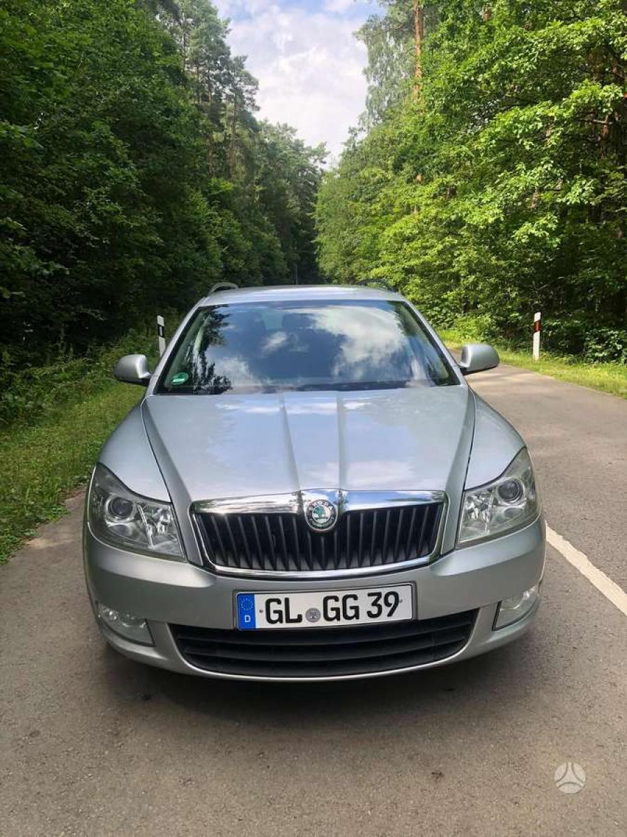 Grey Skoda Octavia 2012 in Marijampole, with an engine capacity of 1.60 L and mileage of 300 thousand km for 3500 €, photo 1 on AUTOMOTO.COM.LV
