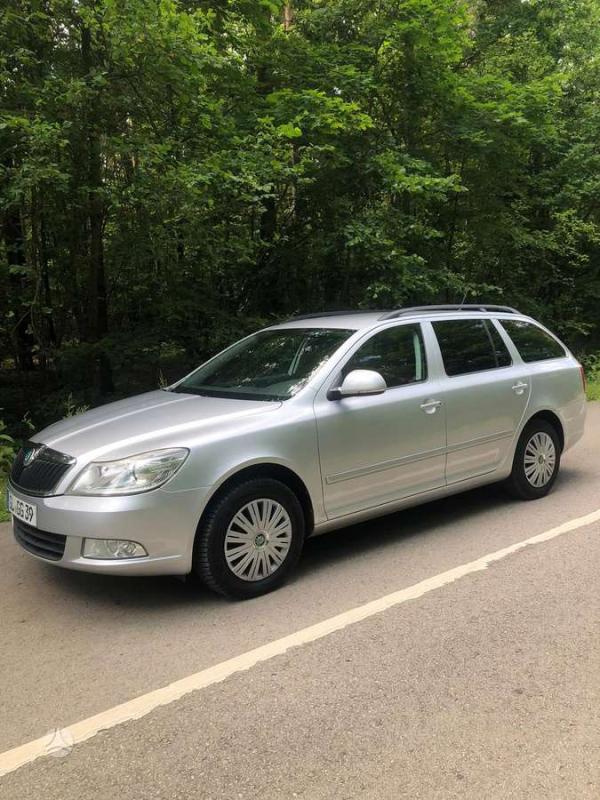 Grey Skoda Octavia 2012 in Marijampole, with an engine capacity of 1.60 L and mileage of 300 thousand km for 3500 €, photo 3 on AUTOMOTO.COM.LV