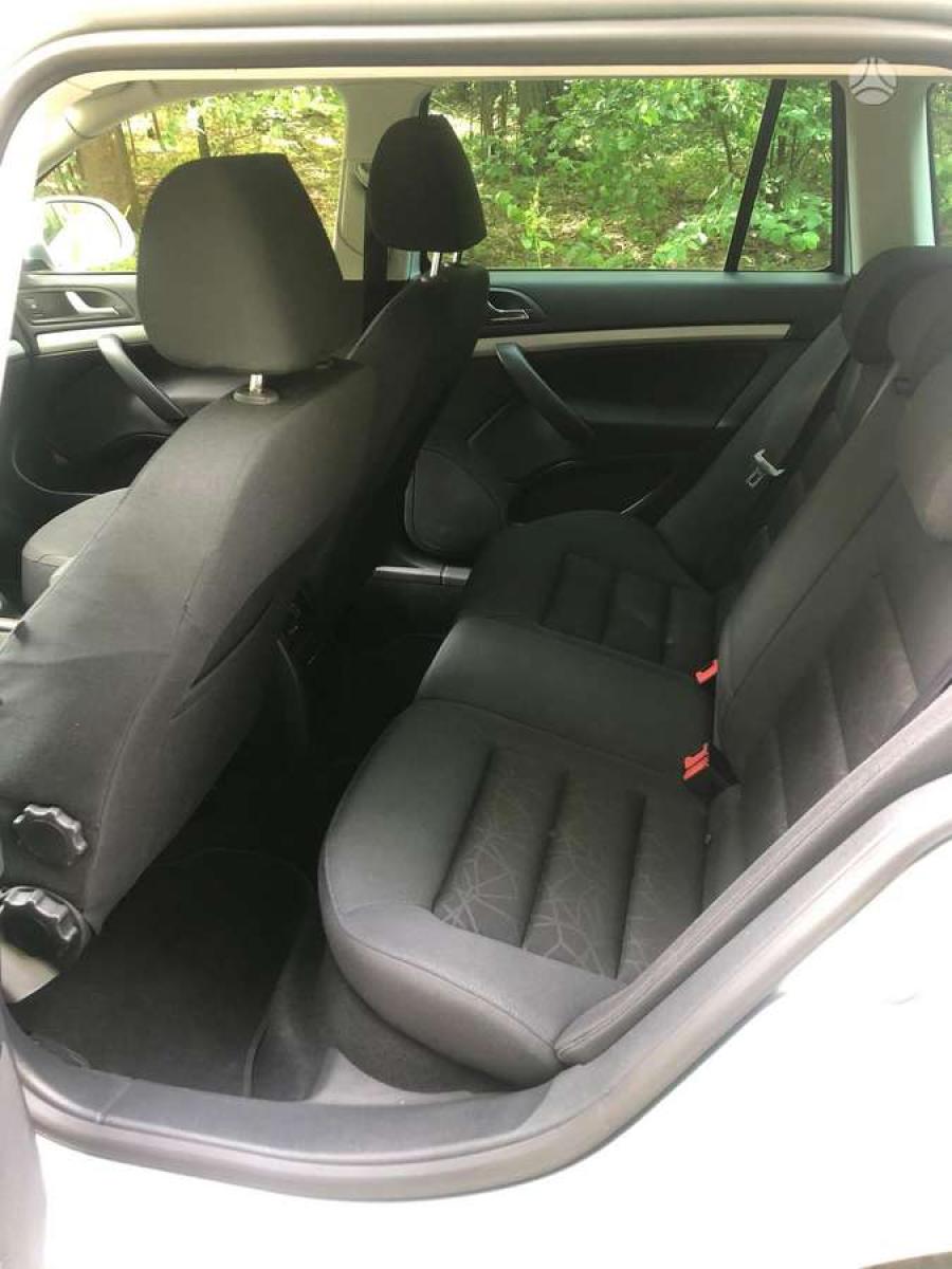 Grey Skoda Octavia 2012 in Marijampole, with an engine capacity of 1.60 L and mileage of 300 thousand km for 3500 €, photo 6 on AUTOMOTO.COM.LV