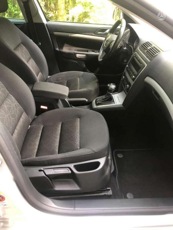 Grey Skoda Octavia 2012 in Marijampole, with an engine capacity of 1.60 L and mileage of 300 thousand km for 3500 €, photo 9 on AUTOMOTO.COM.LV