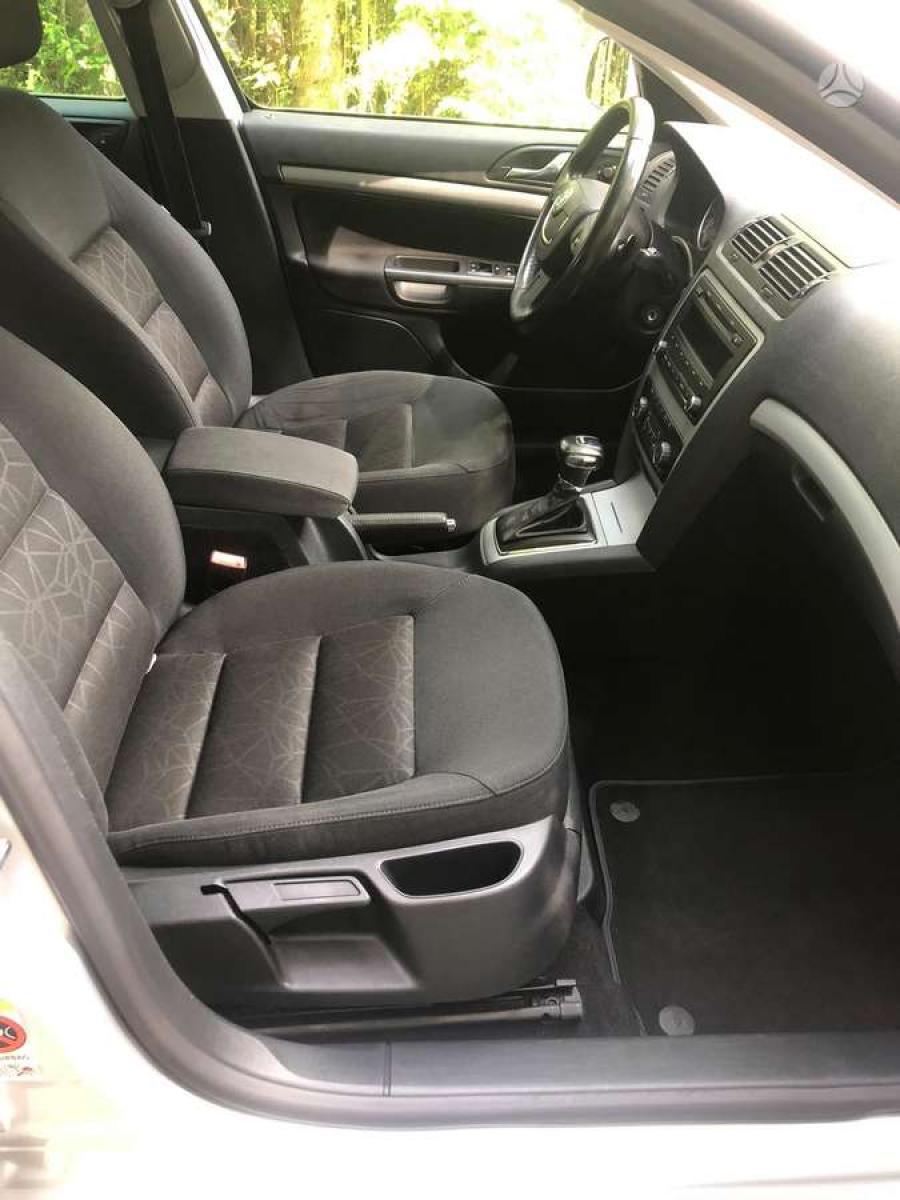 Grey Skoda Octavia 2012 in Marijampole, with an engine capacity of 1.60 L and mileage of 300 thousand km for 3500 €, photo 9 on AUTOMOTO.COM.LV