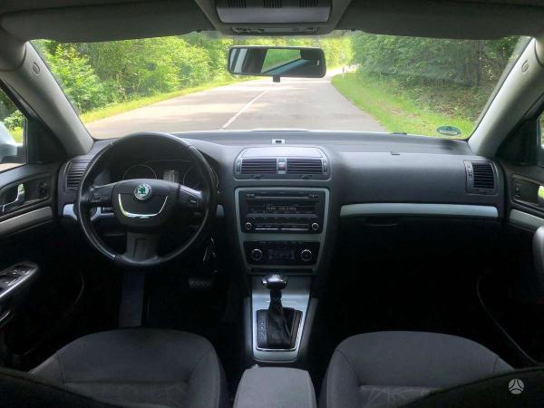 Grey Skoda Octavia 2012 in Marijampole, with an engine capacity of 1.60 L and mileage of 300 thousand km for 3500 €, photo 11 on AUTOMOTO.COM.LV