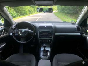Grey Skoda Octavia 2012 in Marijampole, with an engine capacity of 1.60 L and mileage of 300 thousand km for 3500 €, photo 11 on AUTOMOTO.COM.LV