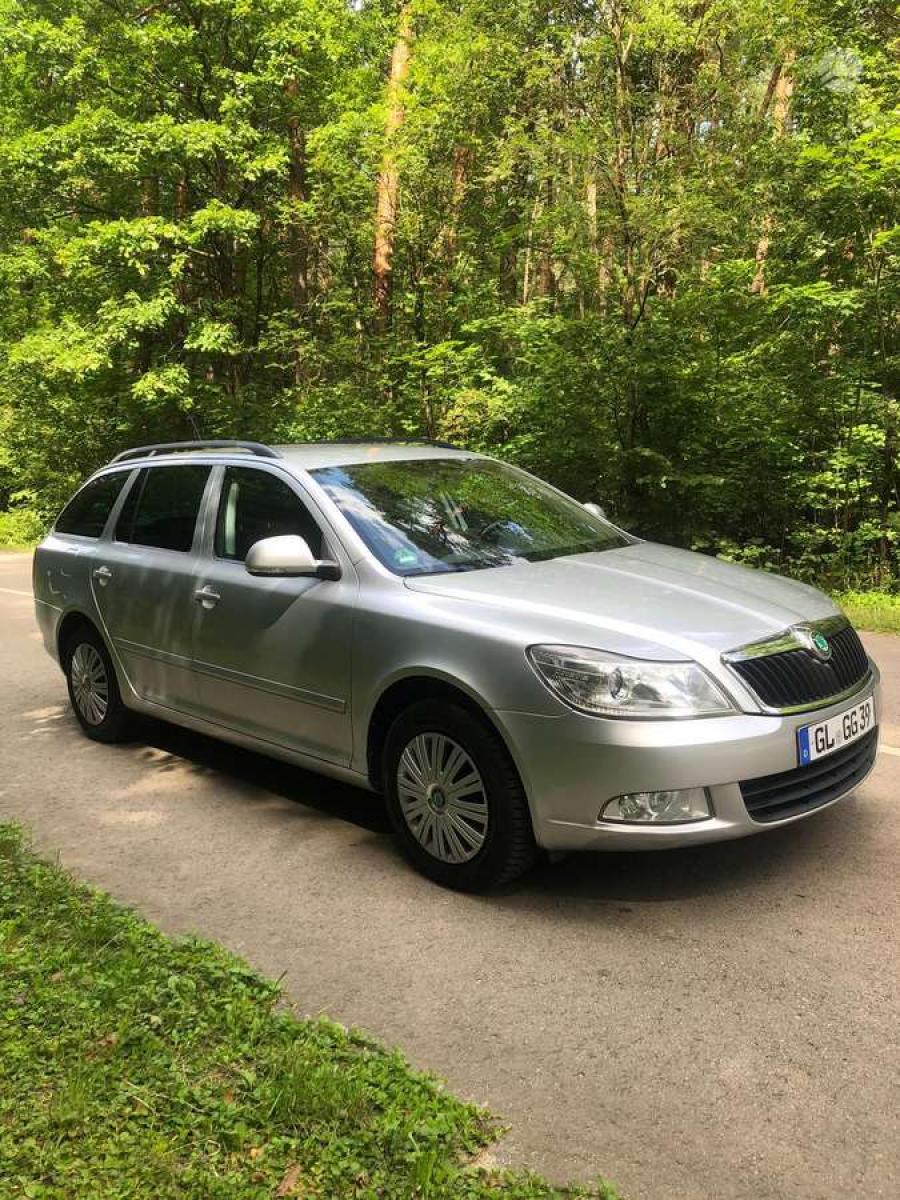 Grey Skoda Octavia 2012 in Marijampole, with an engine capacity of 1.60 L and mileage of 300 thousand km for 3500 €, photo 12 on AUTOMOTO.COM.LV