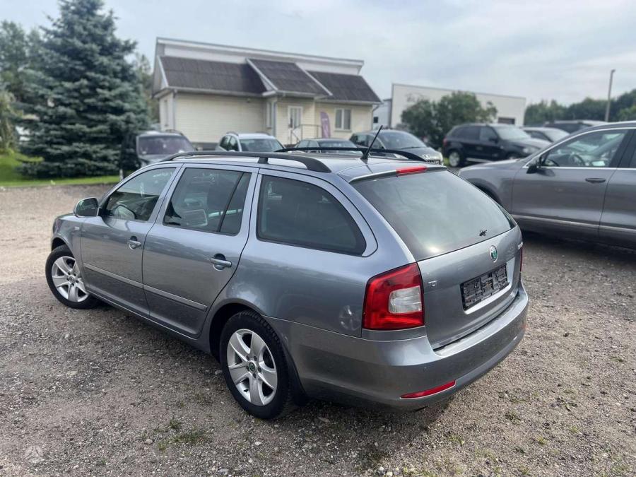Grey Skoda Octavia 2012 in Utena, with an engine capacity of 1.60 L and mileage of 204 thousand km for 3950 €, photo 7 on AUTOMOTO.COM.LV