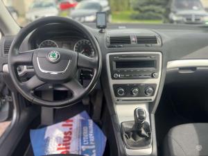 Grey Skoda Octavia 2012 in Utena, with an engine capacity of 1.60 L and mileage of 204 thousand km for 3950 €, photo 10 on AUTOMOTO.COM.LV