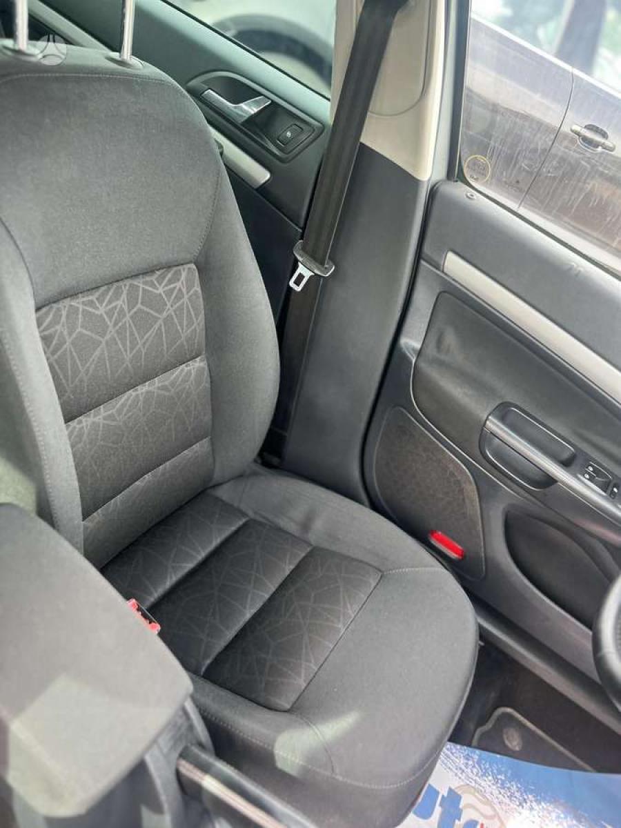 Grey Skoda Octavia 2012 in Utena, with an engine capacity of 1.60 L and mileage of 204 thousand km for 3950 €, photo 16 on AUTOMOTO.COM.LV