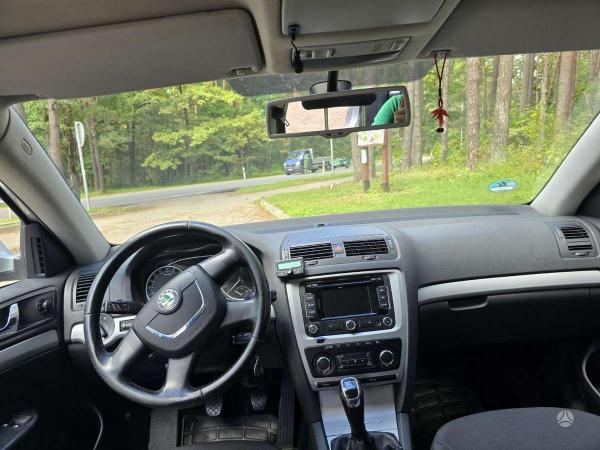 Grey Skoda Octavia 2012 in Kaunas, with an engine capacity of 1.60 L and mileage of 379 thousand km for 3290 €, photo 11 on AUTOMOTO.COM.LV