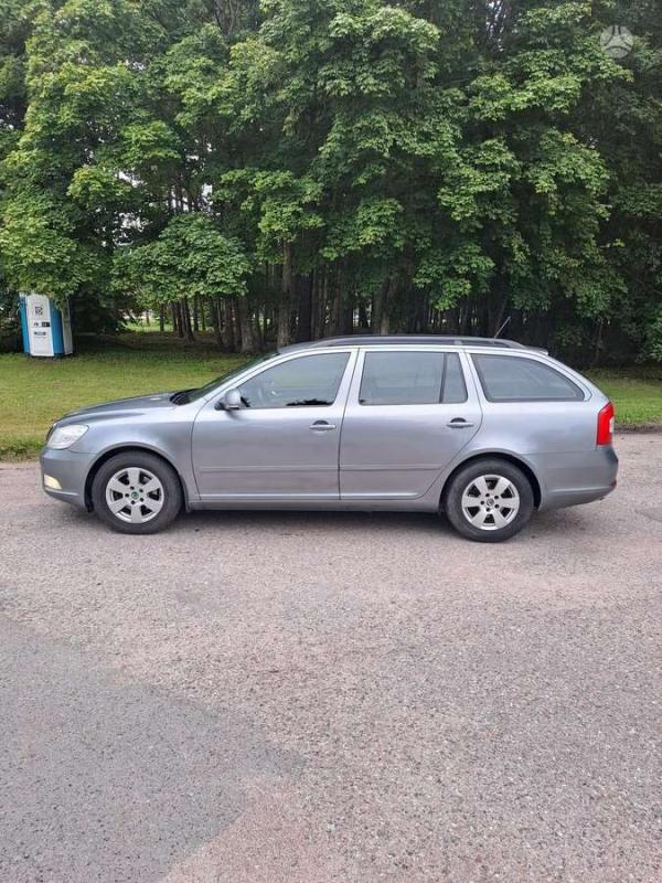 Pelēks Skoda Octavia 2012 Klaipėda, ar dzinēja tilpumu 1.39 L un nobraukumu 290 tūkst. km par 3000 €, foto 1 vietnē AUTOMOTO.COM.LV