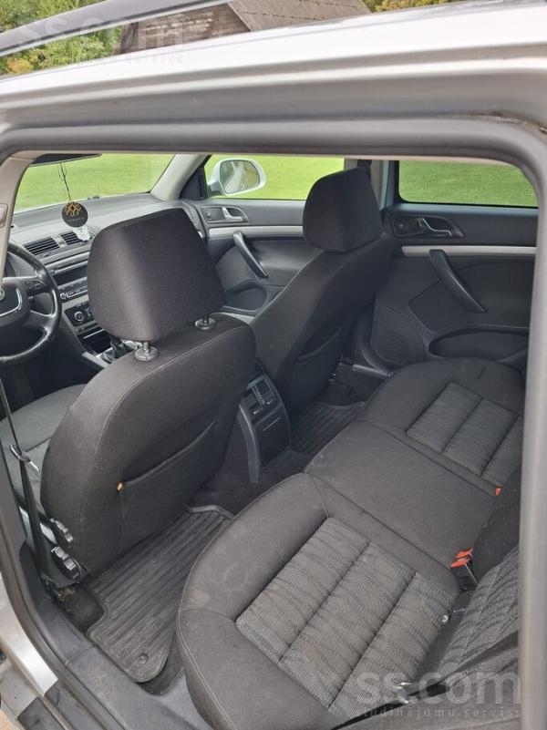 Pelēks Skoda Octavia 2012 Limbaži, ar dzinēja tilpumu 1.60 L un nobraukumu 477 tūkst. km par 2200 €, foto 7 vietnē AUTOMOTO.COM.LV