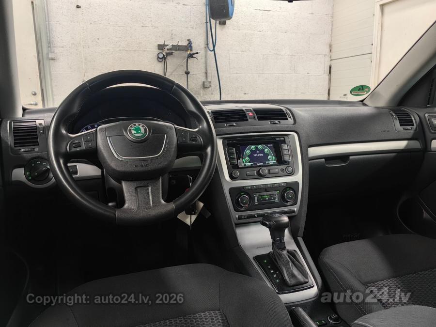 Серый Шкода Октавия 2012 в Вильянди, объемом двигателя 2.00 л и пробегом 270 тыс. км за 6190 €, фото 7 на AUTOMOTO.COM.LV
