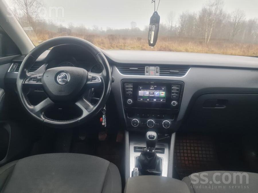 Pelēks Skoda Octavia 2013 Jelgava, ar dzinēja tilpumu 1.60 L un nobraukumu 402 tūkst. km par 3500 €, foto 3 vietnē AUTOMOTO.COM.LV