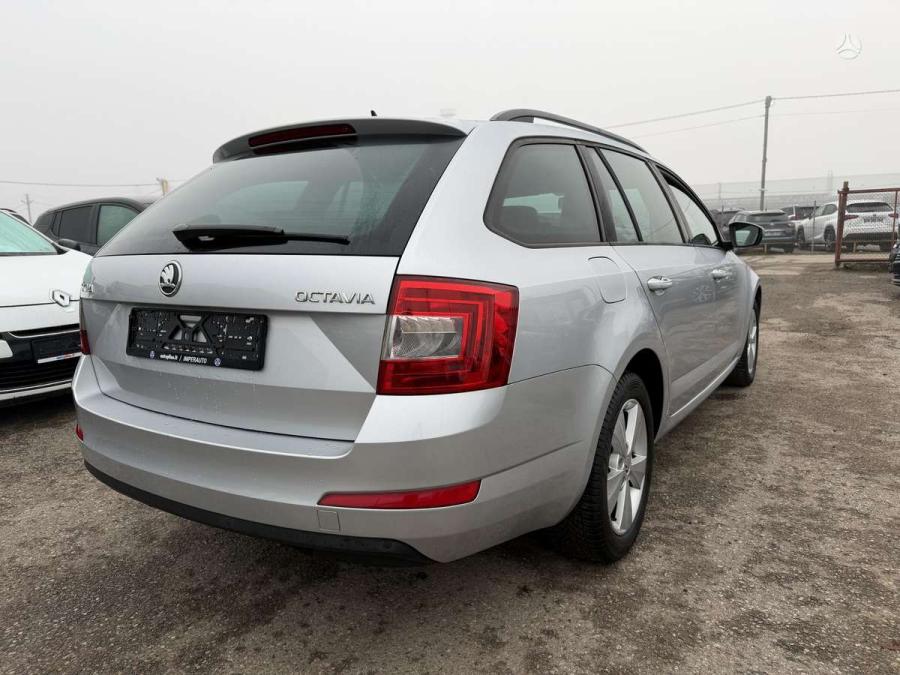 Grey Skoda Octavia 2013 in Kaunas, with an engine capacity of 1.60 L and mileage of 255 thousand km for 6600 €, photo 8 on AUTOMOTO.COM.LV