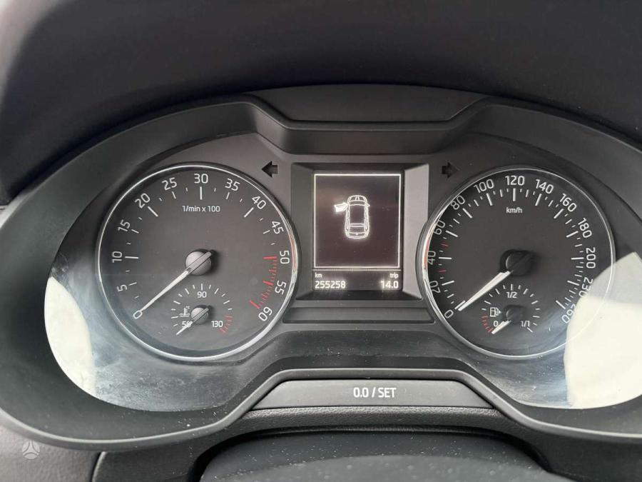 Grey Skoda Octavia 2013 in Kaunas, with an engine capacity of 1.60 L and mileage of 255 thousand km for 6600 €, photo 15 on AUTOMOTO.COM.LV