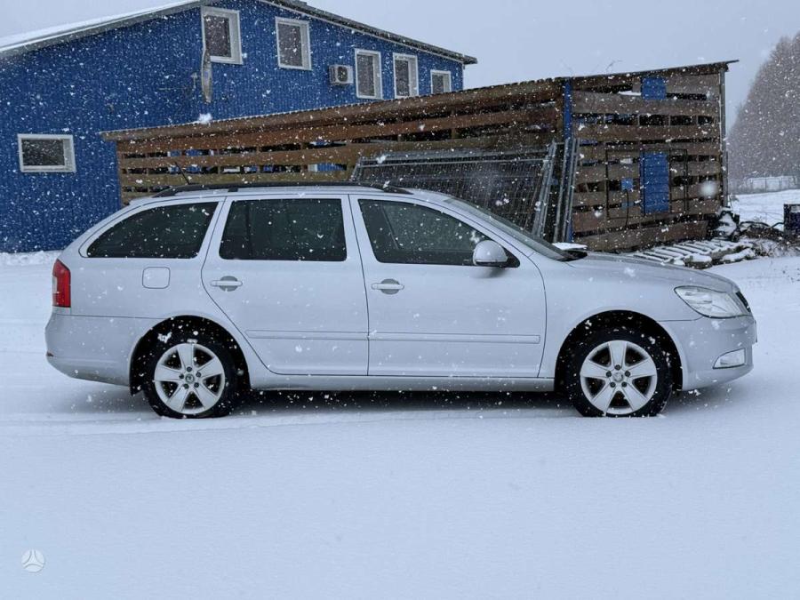 Pelēks Skoda Octavia 2013 Ukmergė, ar dzinēja tilpumu 1.60 L un nobraukumu 230 tūkst. km par 4100 €, foto 4 vietnē AUTOMOTO.COM.LV