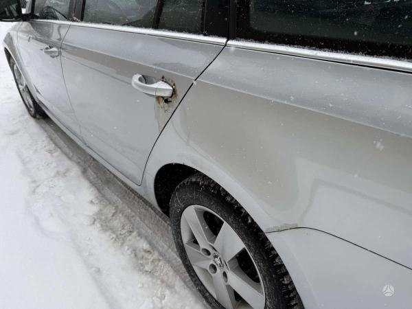 Grey Skoda Octavia 2013 in Vilnius, with an engine capacity of 1.97 L and mileage of 460 thousand km for 3700 €, photo 5 on AUTOMOTO.COM.LV