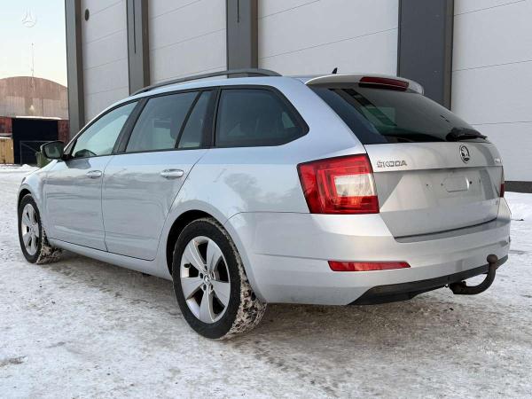 Pelēks Skoda Octavia 2013 Kauņa, ar dzinēja tilpumu 1.60 L un nobraukumu 254 tūkst. km par 4800 €, foto 3 vietnē AUTOMOTO.COM.LV
