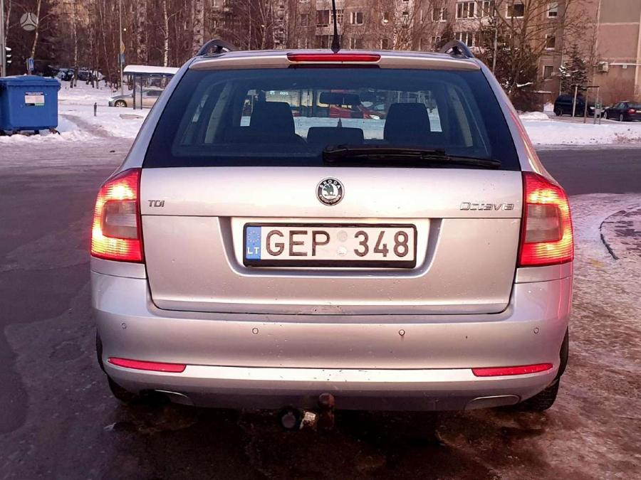 Pelēks Skoda Octavia 2013 Viļņa, ar dzinēja tilpumu 1.60 L un nobraukumu 350 tūkst. km par 2000 €, foto 7 vietnē AUTOMOTO.COM.LV