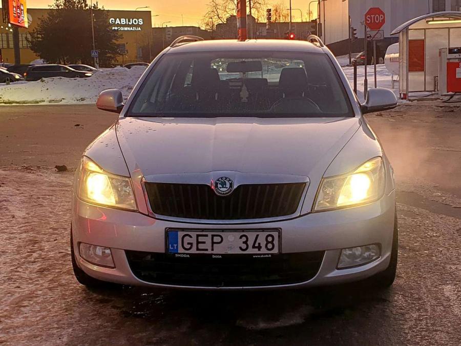 Pelēks Skoda Octavia 2013 Viļņa, ar dzinēja tilpumu 1.60 L un nobraukumu 350 tūkst. km par 2000 €, foto 8 vietnē AUTOMOTO.COM.LV