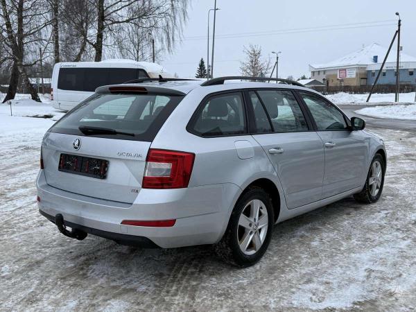 Grey Skoda Octavia 2013 in Rokiskis, with an engine capacity of 1.97 L and mileage of 309 thousand km for 4900 €, photo 3 on AUTOMOTO.COM.LV