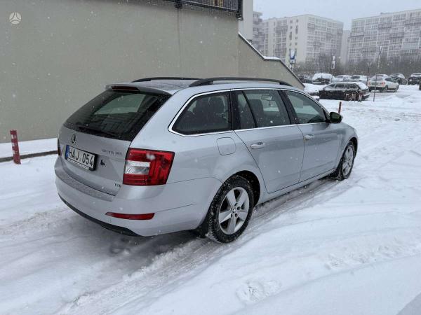 Grey Skoda Octavia 2013 in Vilnius, with an engine capacity of 1.97 L and mileage of 450 thousand km for 3500 €, photo 3 on AUTOMOTO.COM.LV