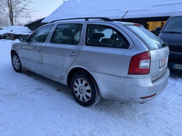 Grey Skoda Octavia 2013 in Kazlu Ruda, with an engine capacity of 1.60 L and mileage of 317 thousand km for 3750 €, photo 2 on AUTOMOTO.COM.LV