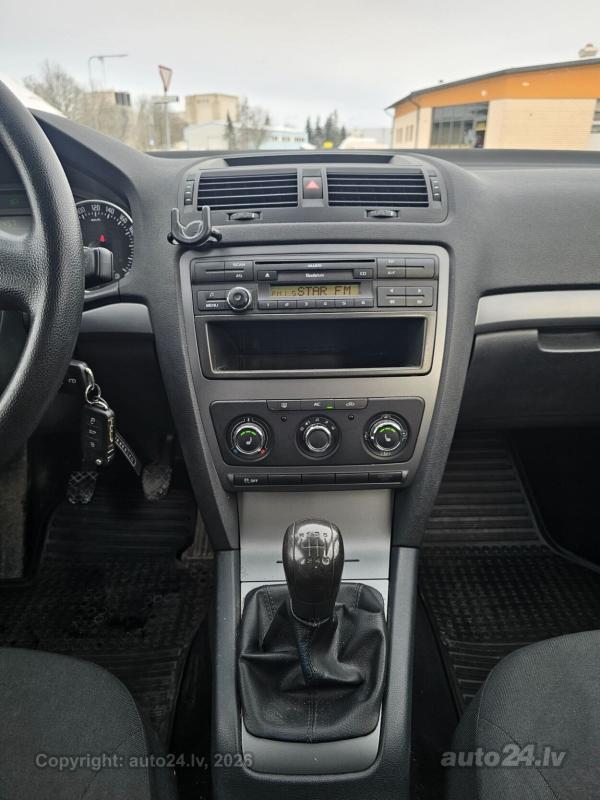 Grey Skoda Octavia 2013 in Paide, with an engine capacity of 1.20 L and mileage of 150 thousand km for 4250 €, photo 11 on AUTOMOTO.COM.LV