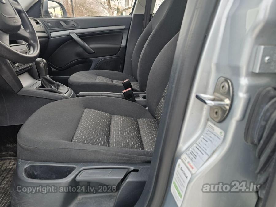 Grey Skoda Octavia 2013 in Paide, with an engine capacity of 1.20 L and mileage of 150 thousand km for 4250 €, photo 15 on AUTOMOTO.COM.LV