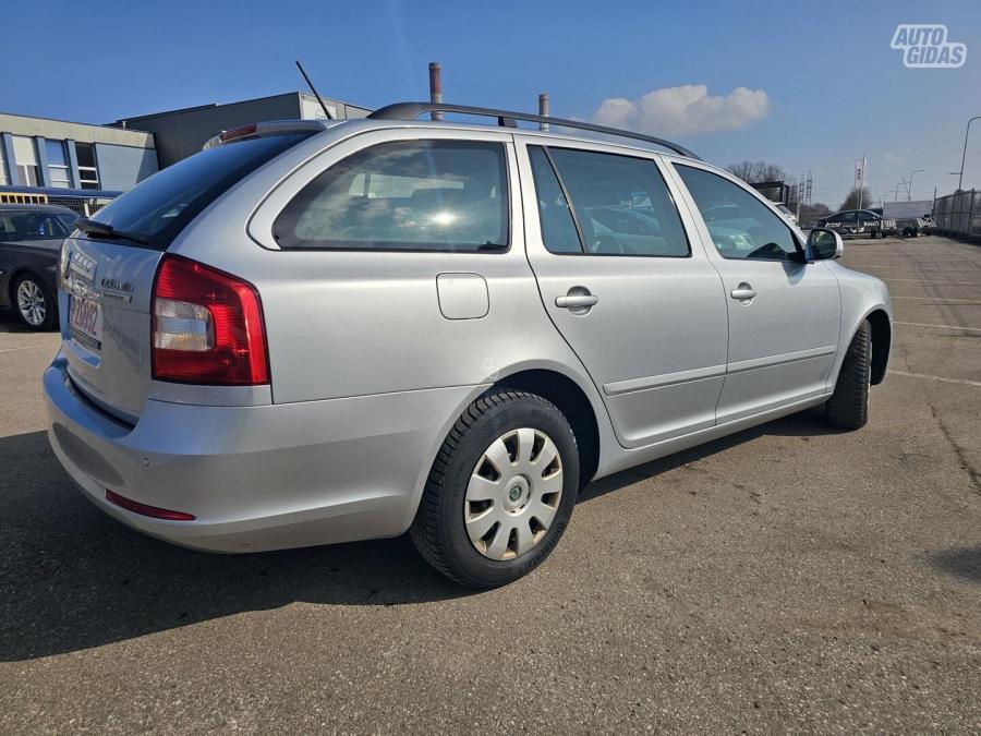 Grey Skoda Octavia 2013 in Kaunas, with an engine capacity of 1.60 L and mileage of 299 thousand km for 3850 €, photo 15 on AUTOMOTO.COM.LV