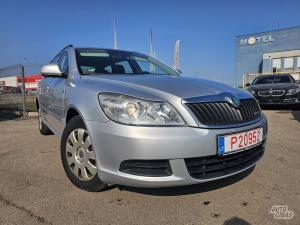 Grey Skoda Octavia 2013 in Kaunas, with an engine capacity of 1.60 L and mileage of 299 thousand km for 3850 €, photo 19 on AUTOMOTO.COM.LV