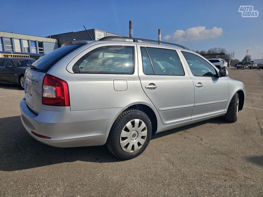 Grey Skoda Octavia 2013 in Kaunas, with an engine capacity of 1.60 L and mileage of 299 thousand km for 3850 €, photo 25 on AUTOMOTO.COM.LV