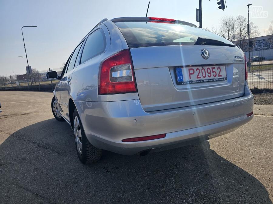 Grey Skoda Octavia 2013 in Kaunas, with an engine capacity of 1.60 L and mileage of 299 thousand km for 3850 €, photo 31 on AUTOMOTO.COM.LV