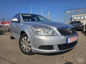 Pelēks Skoda Octavia 2013 Kauņa, ar dzinēja tilpumu 1.60 L un nobraukumu 299 tūkst. km par 3499 €, foto  vietnē AUTOMOTO.COM.LV