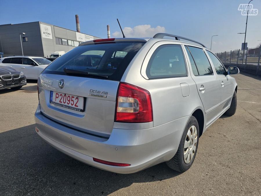 Grey Skoda Octavia 2013 in Kaunas, with an engine capacity of 1.60 L and mileage of 299 thousand km for 3499 €, photo 13 on AUTOMOTO.COM.LV