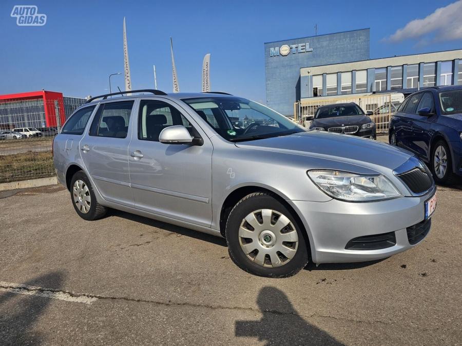 Grey Skoda Octavia 2013 in Kaunas, with an engine capacity of 1.60 L and mileage of 299 thousand km for 3499 €, photo 18 on AUTOMOTO.COM.LV