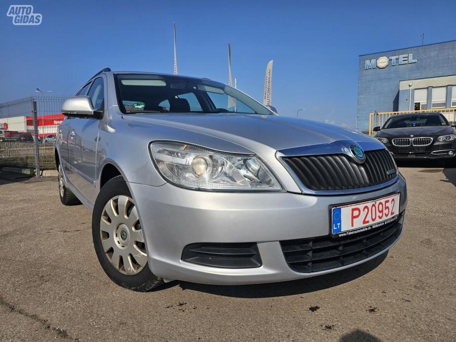 Grey Skoda Octavia 2013 in Kaunas, with an engine capacity of 1.60 L and mileage of 299 thousand km for 3499 €, photo 20 on AUTOMOTO.COM.LV