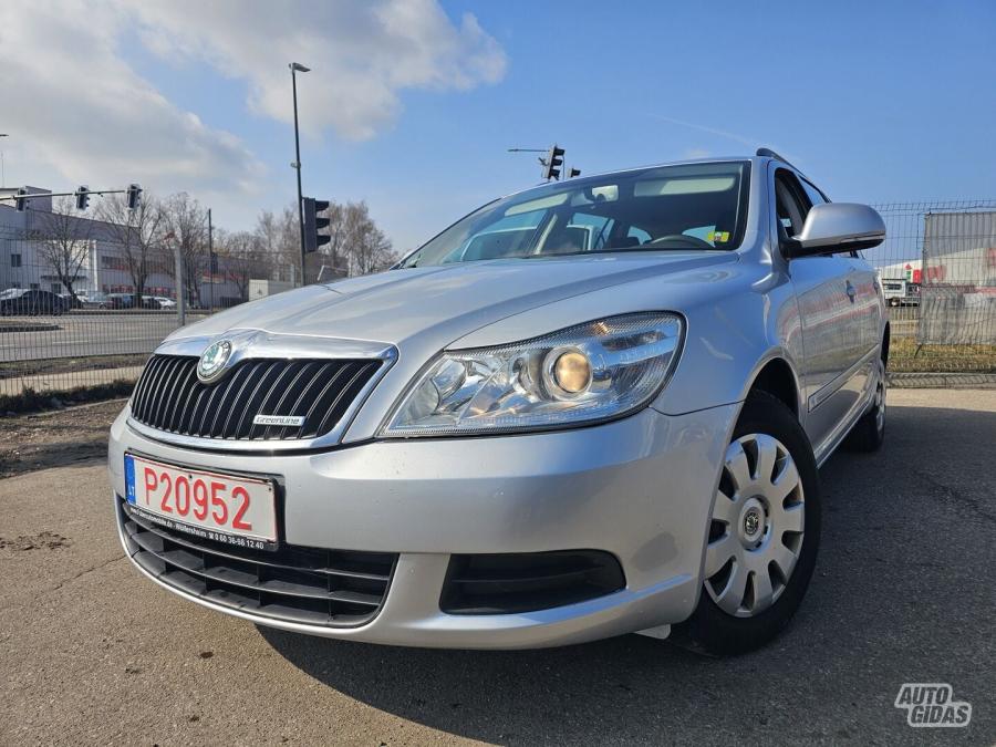 Grey Skoda Octavia 2013 in Kaunas, with an engine capacity of 1.60 L and mileage of 299 thousand km for 3499 €, photo 23 on AUTOMOTO.COM.LV