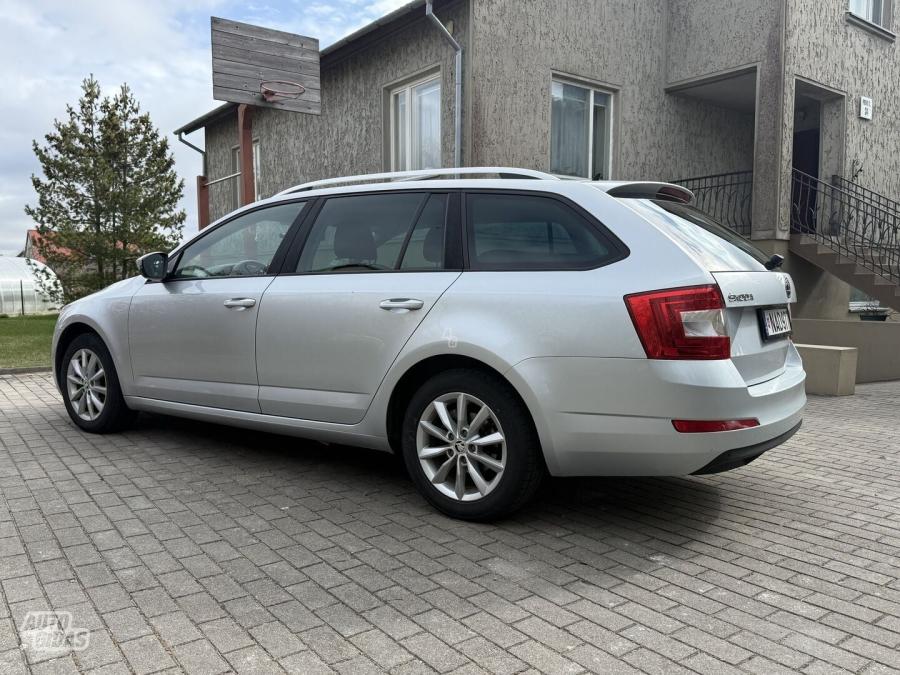 Grey Skoda Octavia 2013 in Gargzdai, with an engine capacity of 1.60 L and mileage of 233 thousand km for 4800 €, photo 3 on AUTOMOTO.COM.LV