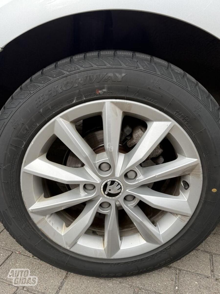 Grey Skoda Octavia 2013 in Gargzdai, with an engine capacity of 1.60 L and mileage of 233 thousand km for 4800 €, photo 9 on AUTOMOTO.COM.LV