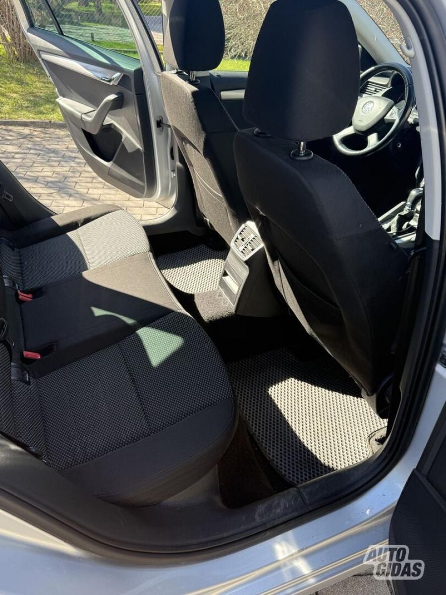 Grey Skoda Octavia 2013 in Gargzdai, with an engine capacity of 1.60 L and mileage of 233 thousand km for 4800 €, photo 19 on AUTOMOTO.COM.LV