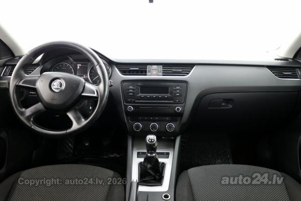 Grey Skoda Octavia 2013 in Tallinn, with an engine capacity of 2.00 L and mileage of 419 thousand km for 2999 €, photo 5 on AUTOMOTO.COM.LV
