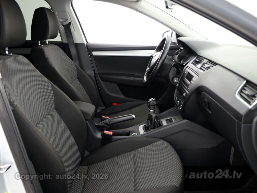 Grey Skoda Octavia 2013 in Tallinn, with an engine capacity of 2.00 L and mileage of 419 thousand km for 2999 €, photo 7 on AUTOMOTO.COM.LV
