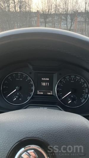 Grey Skoda Octavia 2013 in Riga, with an engine capacity of 1.60 L and mileage of 372 thousand km for 5200 €, photo 6 on AUTOMOTO.COM.LV