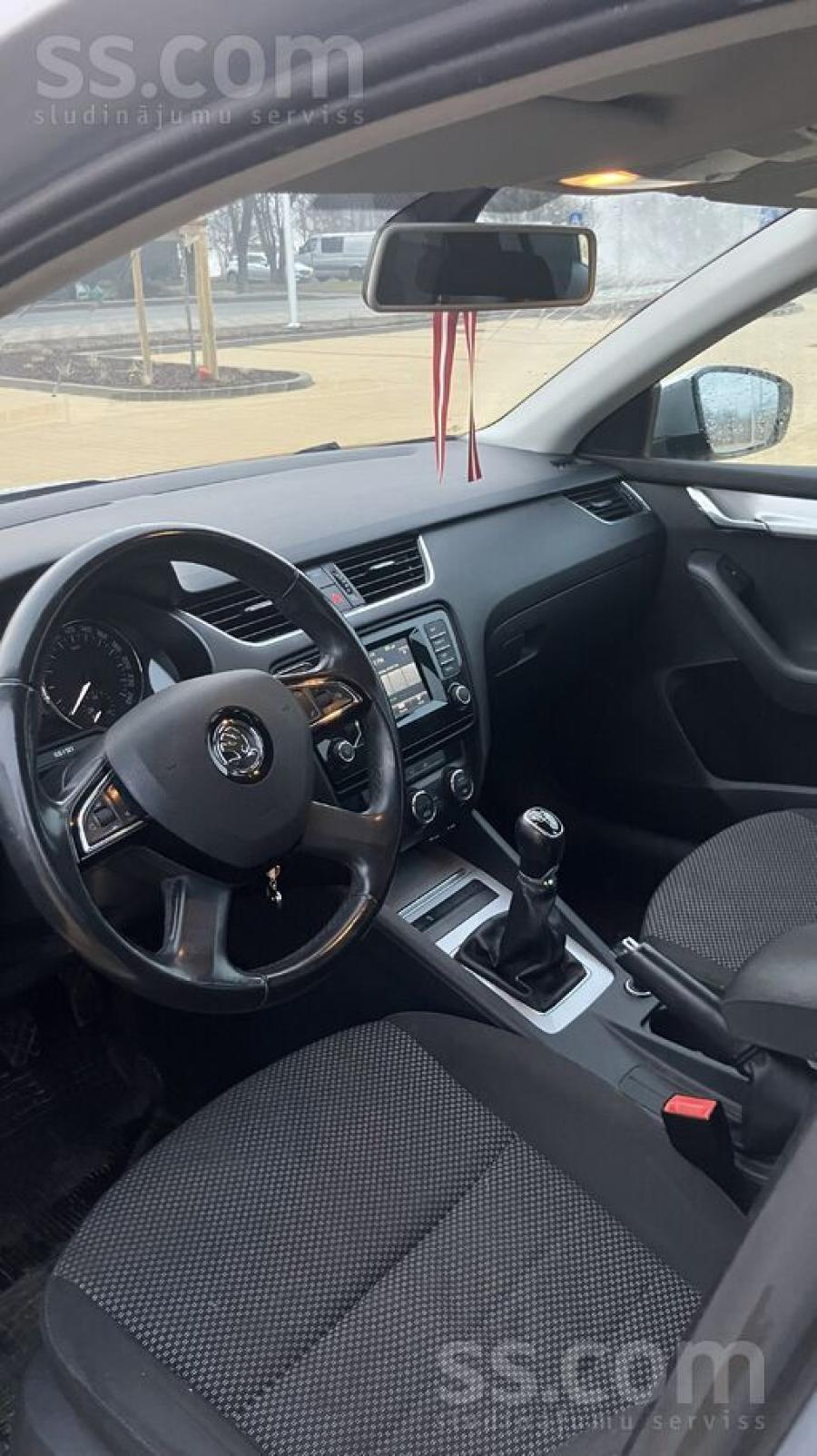 Grey Skoda Octavia 2013 in Riga, with an engine capacity of 1.60 L and mileage of 372 thousand km for 5200 €, photo 9 on AUTOMOTO.COM.LV