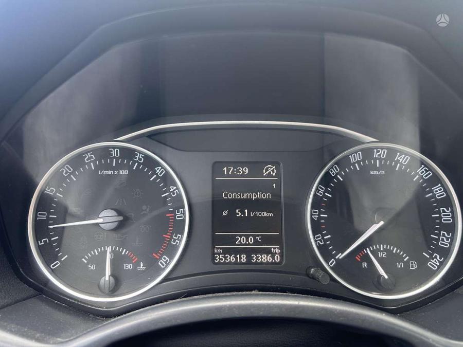Grey Skoda Octavia 2013 in Klaipeda, with an engine capacity of 1.60 L and mileage of 353 thousand km for 1900 €, photo 11 on AUTOMOTO.COM.LV