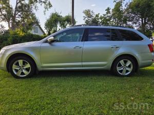 Pelēks Skoda Octavia 2013 Jūrmala, ar dzinēja tilpumu 1.60 L un nobraukumu 384 tūkst. km par 2500 €, foto 4 vietnē AUTOMOTO.COM.LV