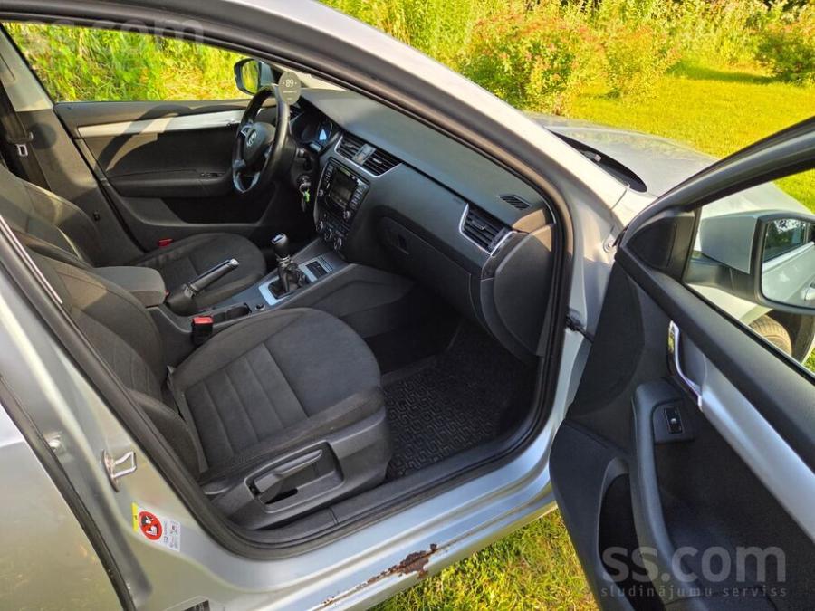 Pelēks Skoda Octavia 2013 Jūrmala, ar dzinēja tilpumu 1.60 L un nobraukumu 384 tūkst. km par 2500 €, foto 8 vietnē AUTOMOTO.COM.LV