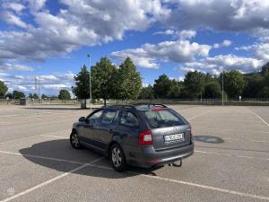 Grey Skoda Octavia 2013 in Klaipeda, with an engine capacity of 1.60 L and mileage of 353 thousand km for 1900 €, photo 5 on AUTOMOTO.COM.LV