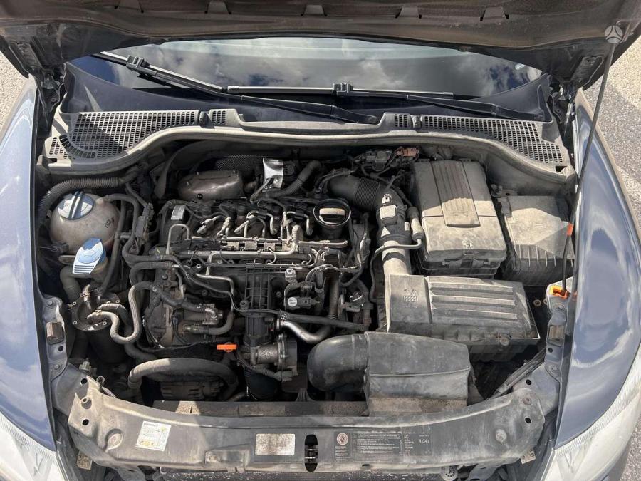 Grey Skoda Octavia 2013 in Klaipeda, with an engine capacity of 1.60 L and mileage of 353 thousand km for 1900 €, photo 10 on AUTOMOTO.COM.LV