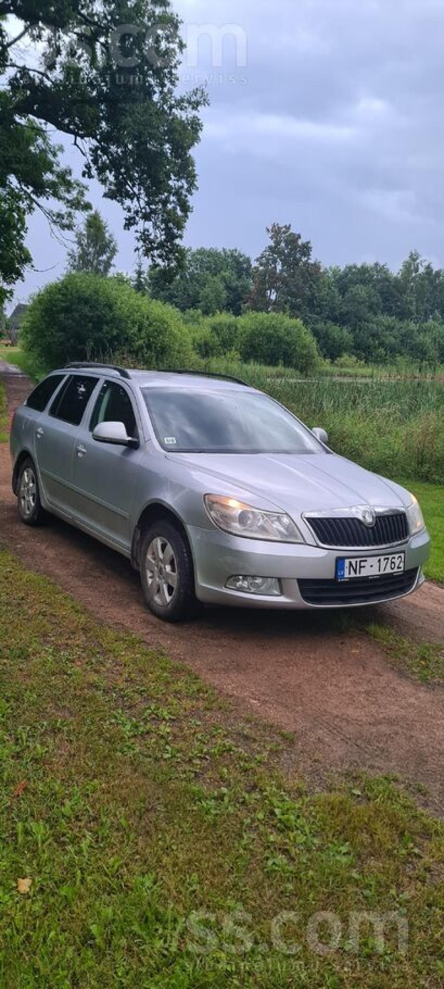 Grey Skoda Octavia 2013 in Gulbene, with an engine capacity of 1.60 L and mileage of 407 thousand km for 1100 €, photo 3 on AUTOMOTO.COM.LV